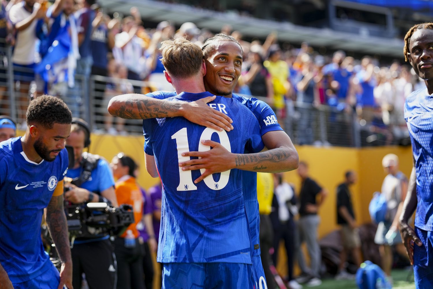 Chelsea/PSG - João Pedro sends a strong tackle to the Parisians!